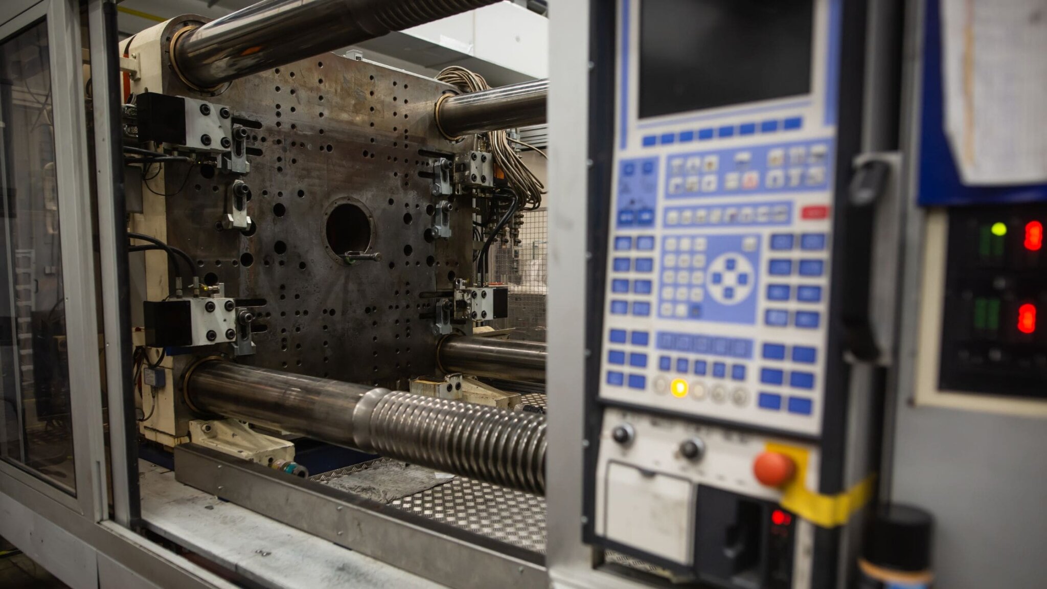 What is Molding: Definition, Types, Materials and Applications
