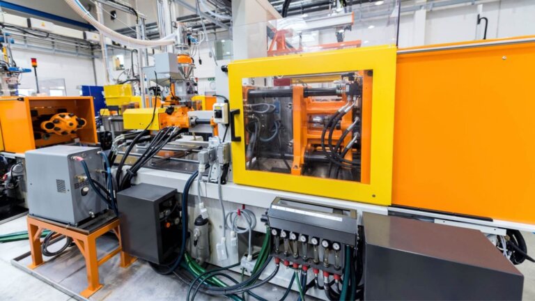 How co-injection molding works