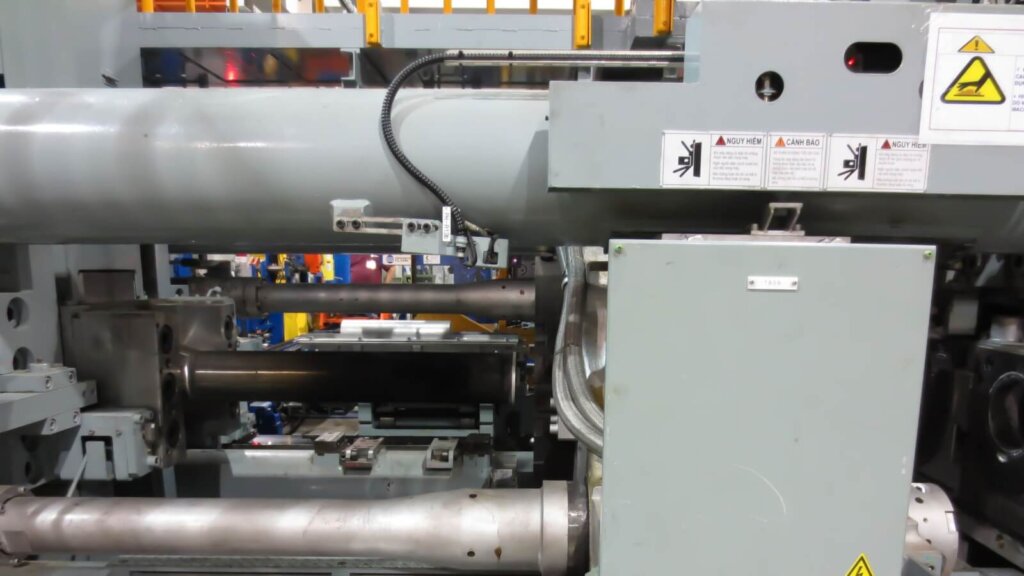 Injection Molding vs Urethane Casting: Differences and Comparison