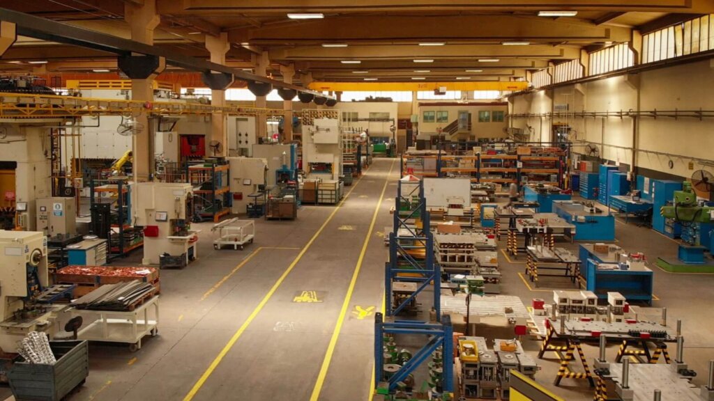 What is a Grinding Machine: Definition, Types, Components & Usage