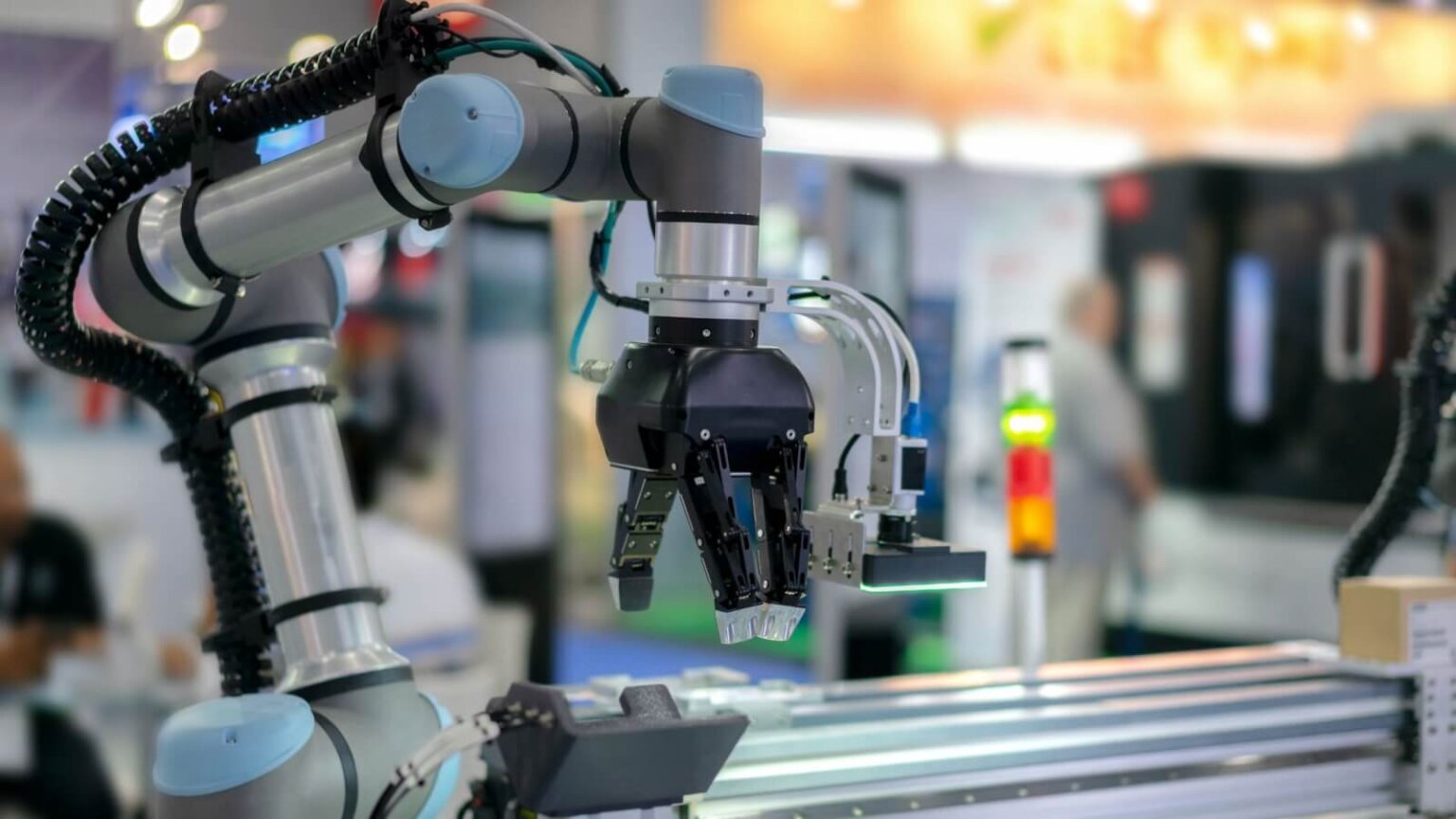 What is a Lathe: Definition, Components, Types & Applications