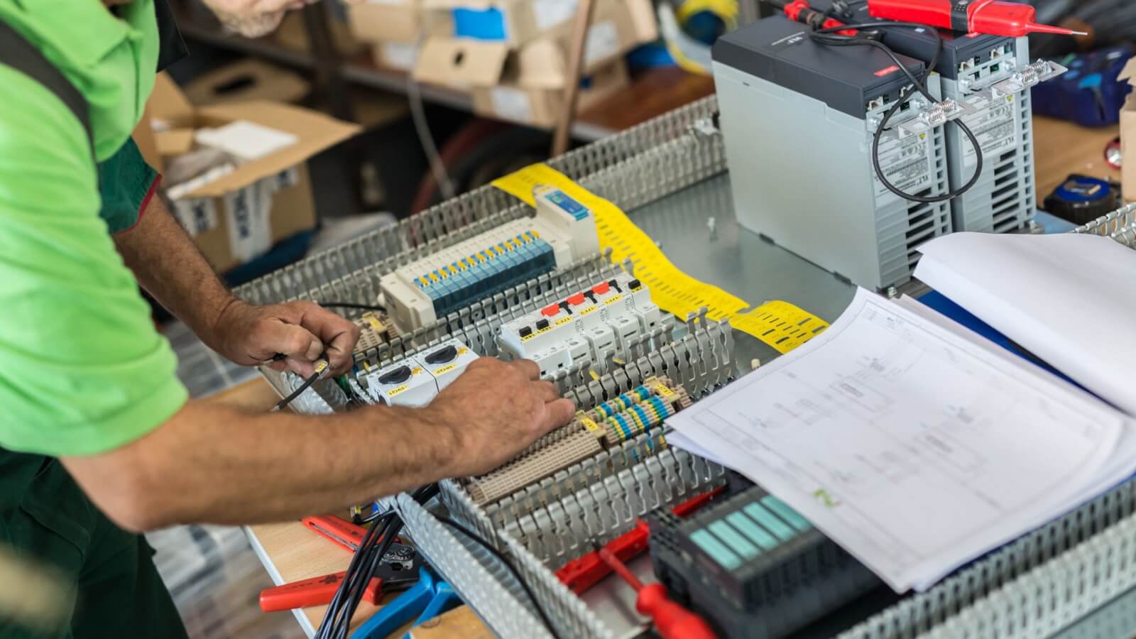 What is Low Volume Manufacturing: Definition, Types, Benefits & Tips