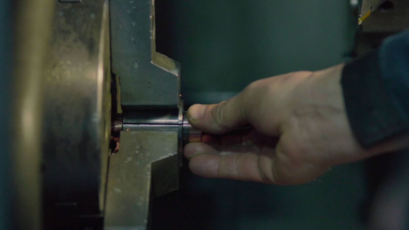 What is a CNC Machinist: Job Description, Certifications, Skills ...