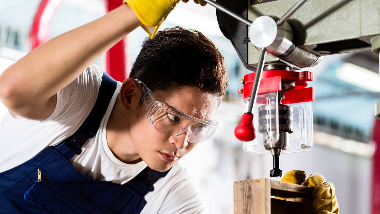 What is a Drilling Machine: Definition, Types, Operations and Applications