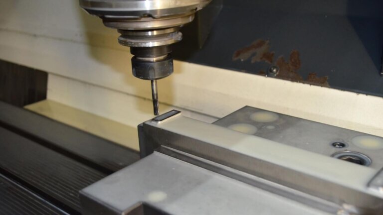 What is a Drilling Machine: Definition, Types, Operations and Applications