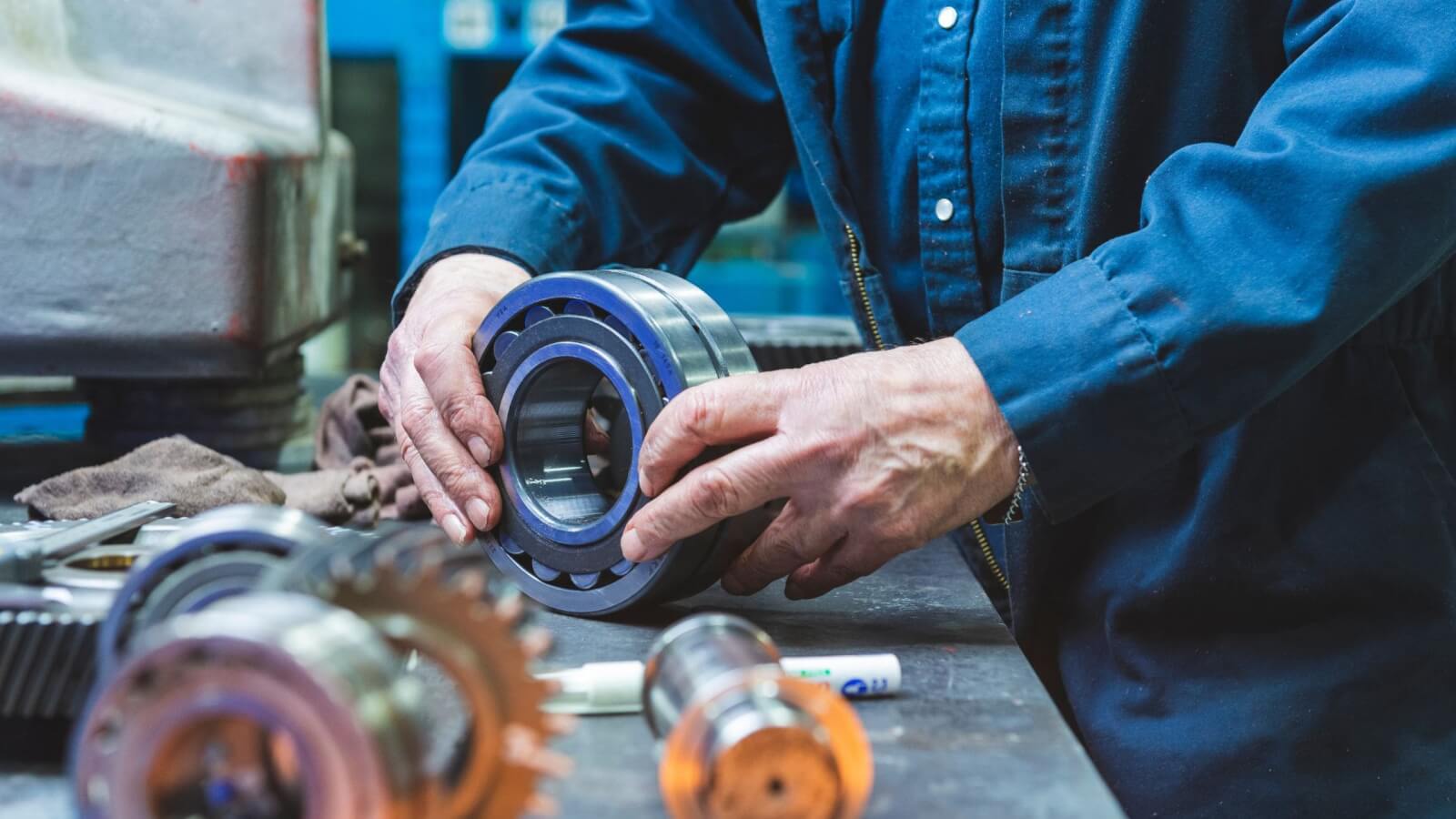 Custom Manufacturing: Definition, Benefits, Processes and Applications